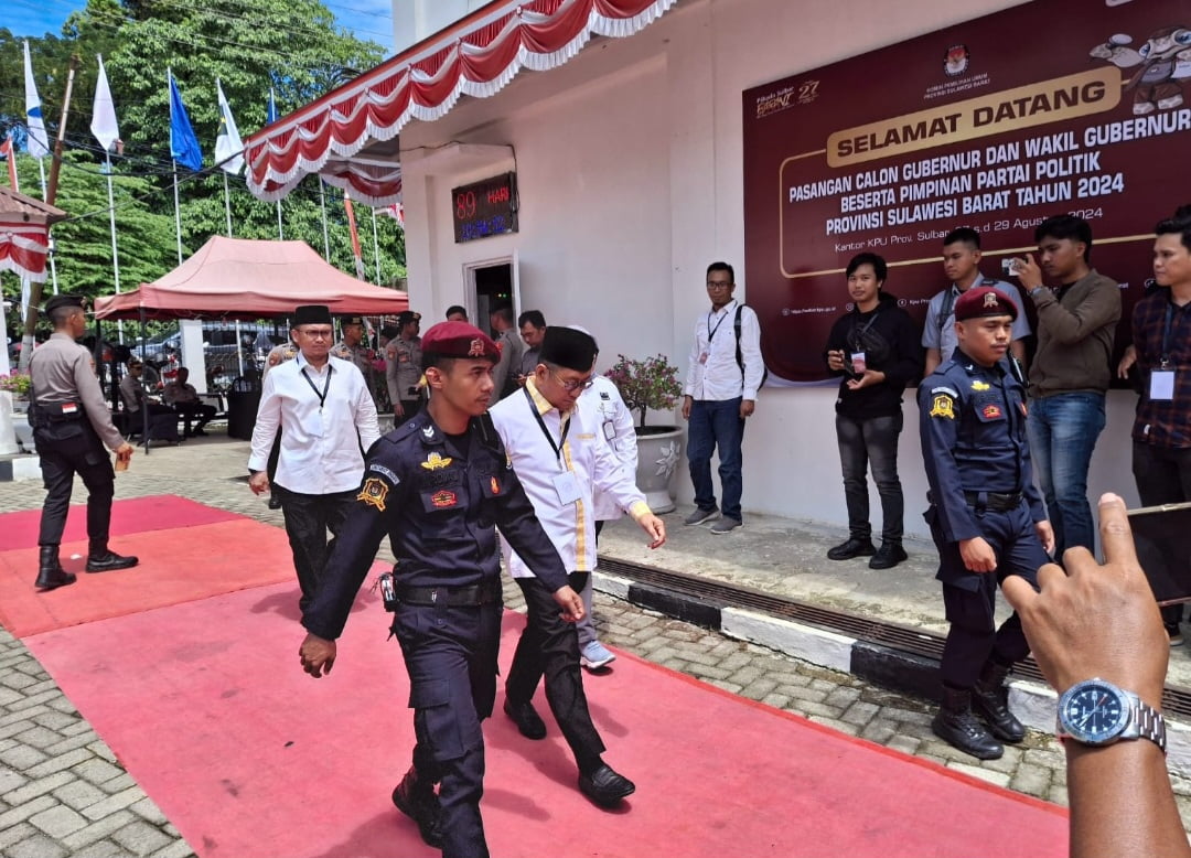 Pertarungan Dimulai: Andi Ali Baal Masdar & Arwan M. Aras T. S.Kom ...